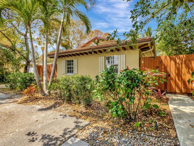 227 NE 12th St, Unit 1, Delray Beach, FL 33444 | MLS #B26010