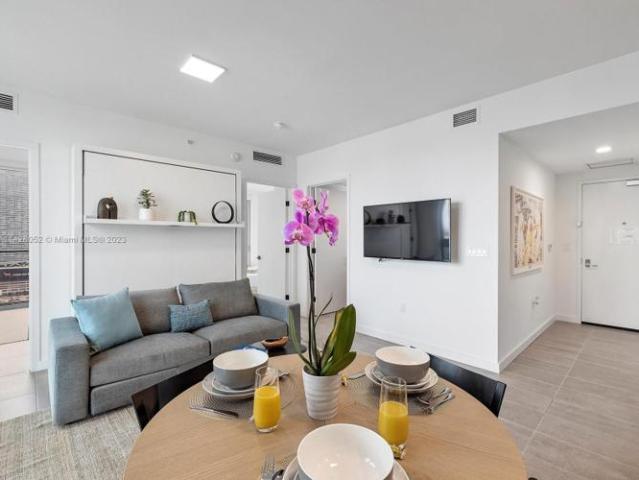 227 NE 2nd St #2706, Miami, FL 33132