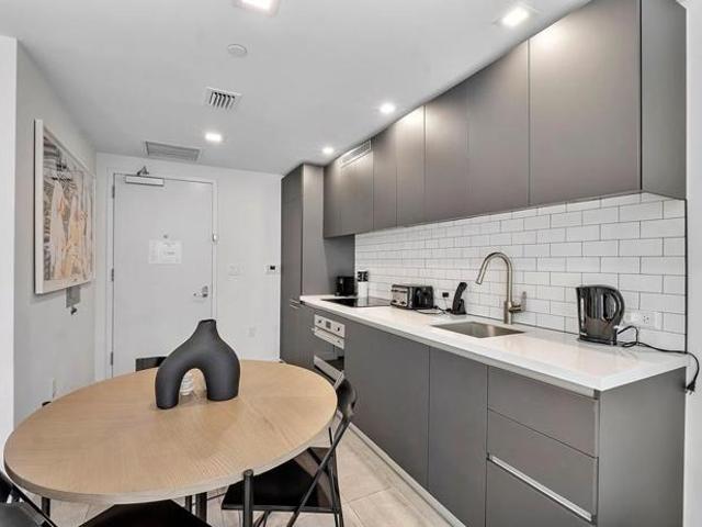 227 NE 2nd St #2201, Miami, FL 33132