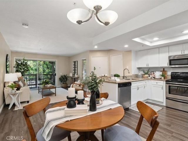 227 S Cross Creek Rd Unit D, Orange, CA 92869