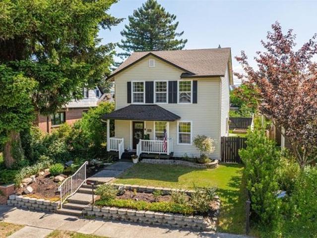 227 S Macleod Ave, Arlington, WA 98223