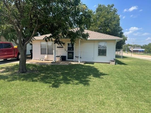 227 SE 3rd St, Moore, OK 73160