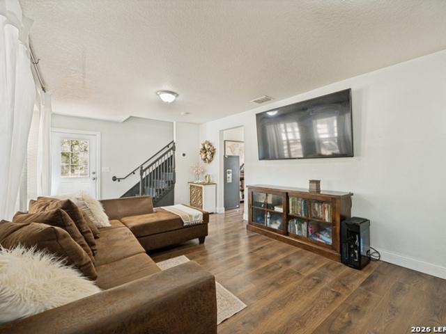 227 Shady Oaks Dr