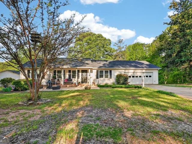 227 Shady Ln, Williamson, GA 30292
