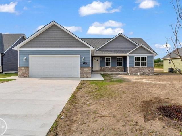 227 Shelldrake Ln Unit 38, Saint Clair, MI 48079
