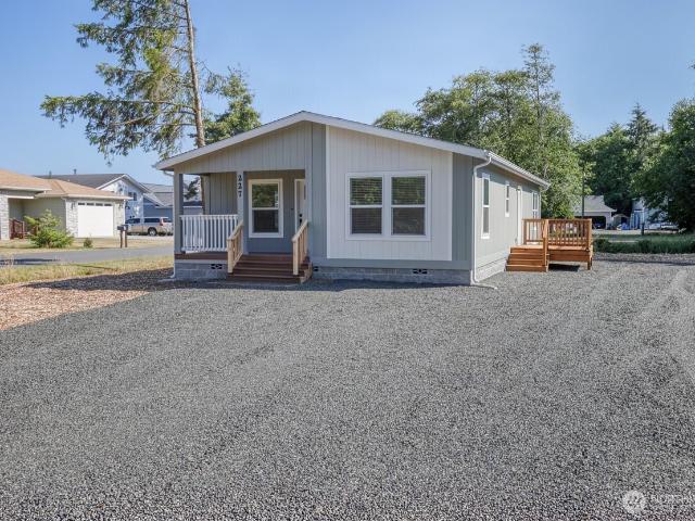 227 Sunrise Avenue SE