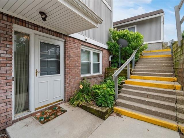 227 Portage Lakes Dr Unit E, Akron, OH 44319
