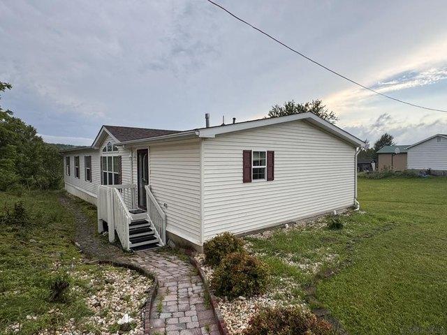 227 Park St, Ebensburg, PA 15931