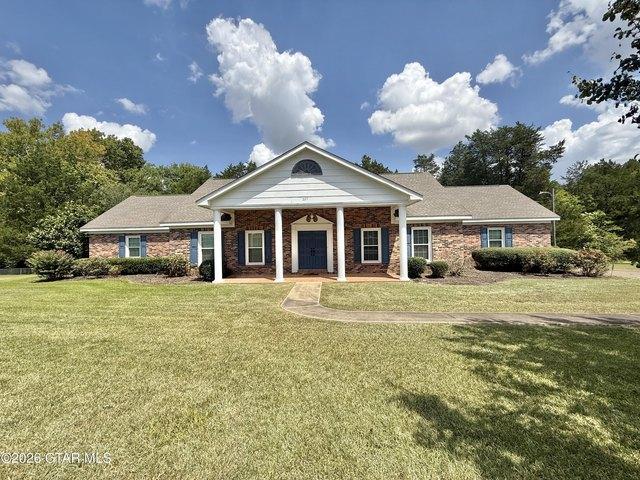 227 Pinecrest Dr, Macon, MS 39341