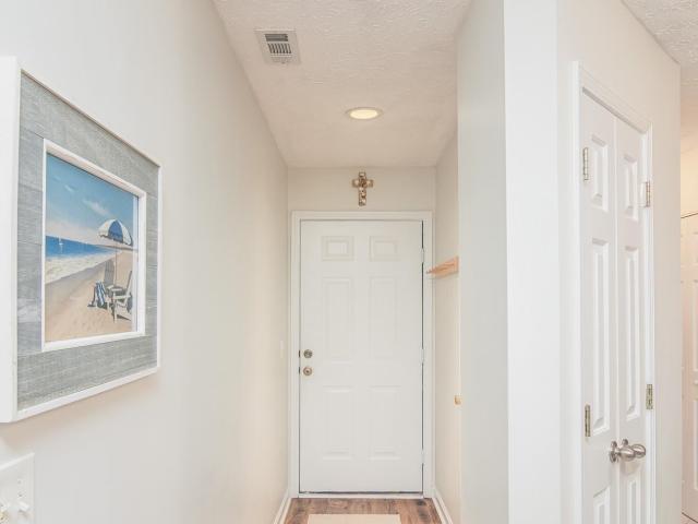 227 Pinehurst Ln. 6B