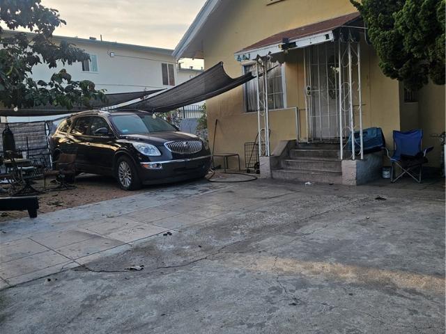 227 W 47th St, Los Angeles, CA 90037 | MLS #DW26043 | Compass