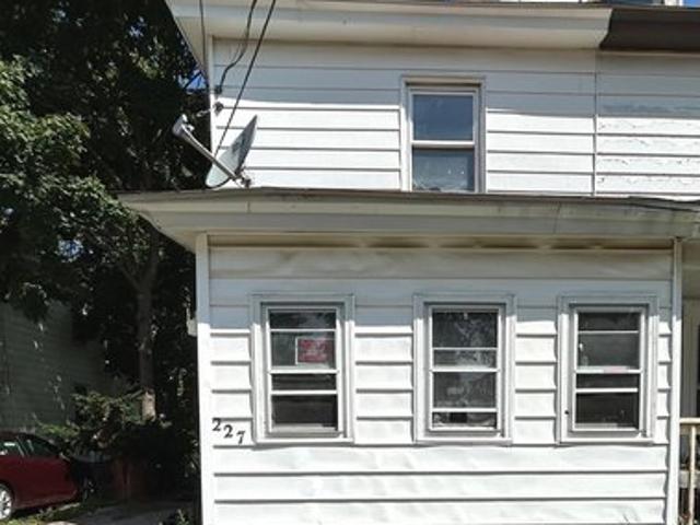 227 W Adams St, Paulsboro, NJ 08066