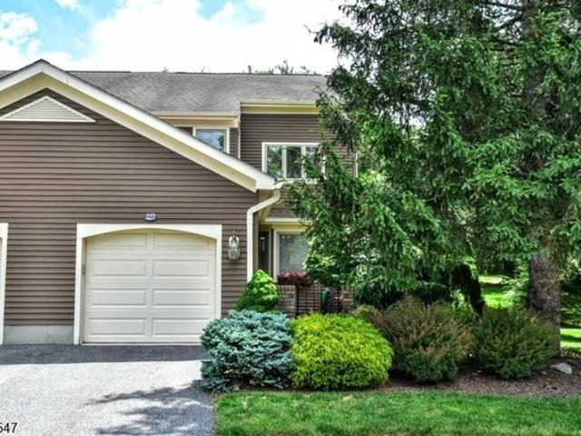 227 Westervelt Ln, Mahwah, NJ 07430
