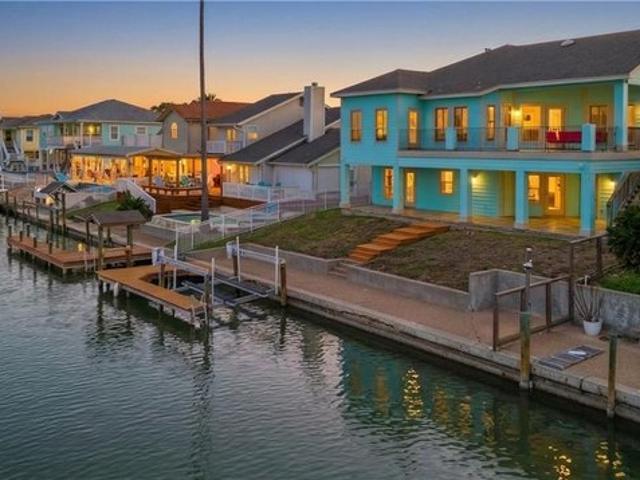 227 Windjammer St, Rockport, TX 78382