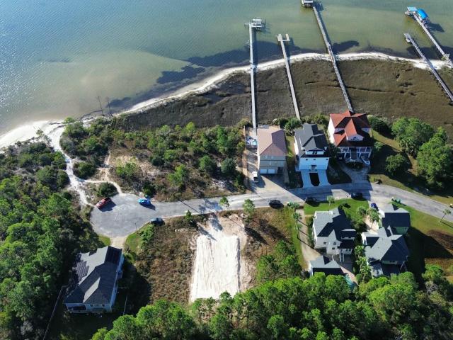 227 Tecumseh Ln, Mary Esther, FL 32569 | MLS #1000