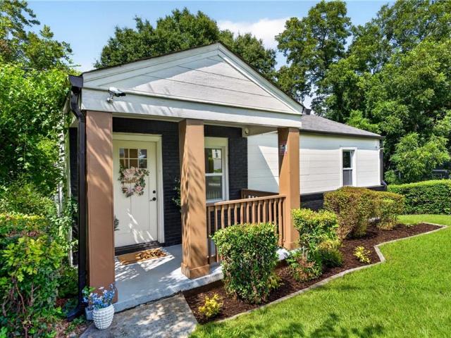227 Upshaw Street SW
