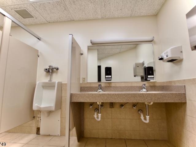 227 Us 206