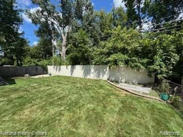 22848 N Brookside Drive
