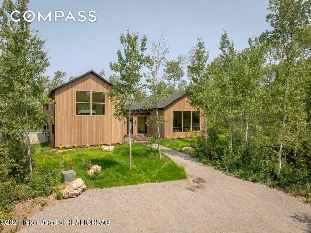 2284 Apsaroke Trail, Tetonia, ID