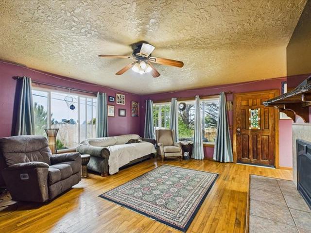 2284 Parkwood Blvd, Eureka, CA 95503