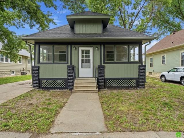 2284 Sheldon St, Lincoln, NE 68503