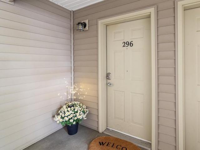22855 E Country Vista Dr Apt 296, Spokane, WA 99019