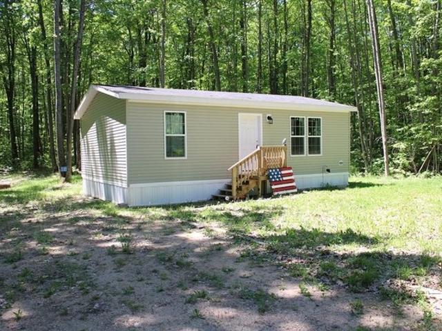 2285 Fawn Cir, Harrison, MI 48625