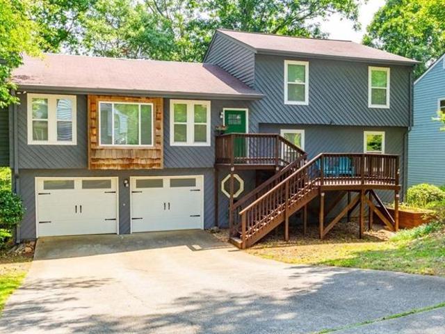 2285 Tapanzee Ln, Lawrenceville, GA 30044