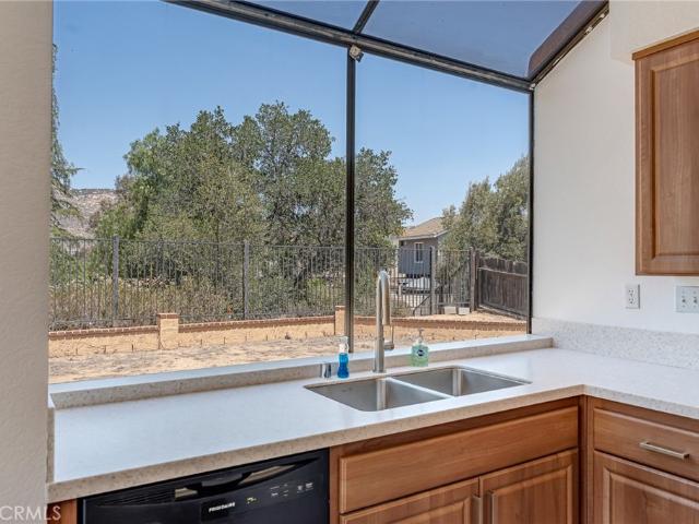 22860 Mountain View