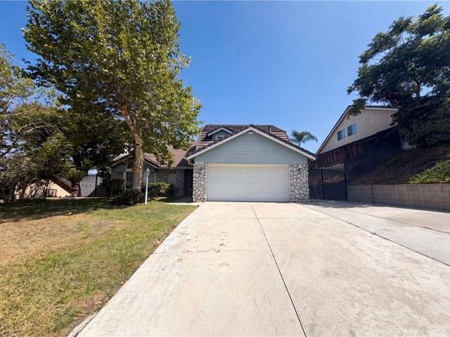 22864 Finch St, Grand Terrace, CA 92313