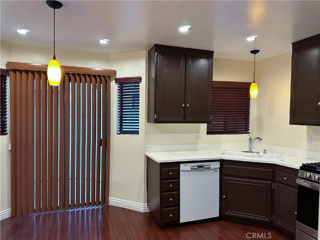 22865 Del Valle Street 12