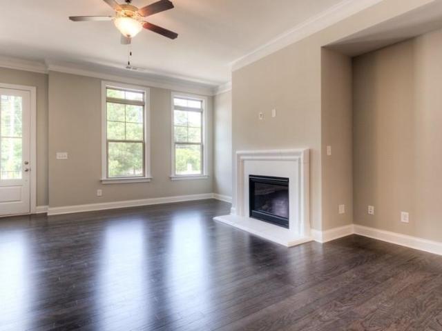 2286 McLean Chase SE
