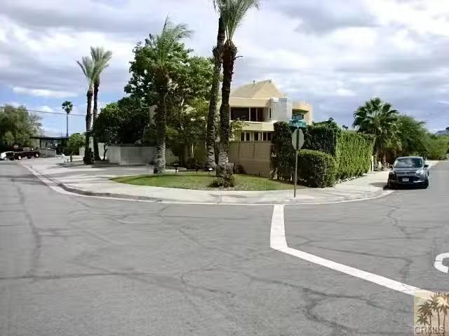 2286 N Junipero Ave, Palm Springs, CA 92262