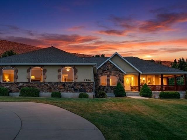 2286 E Cedar Dr, Eagle Mountain, UT 84005