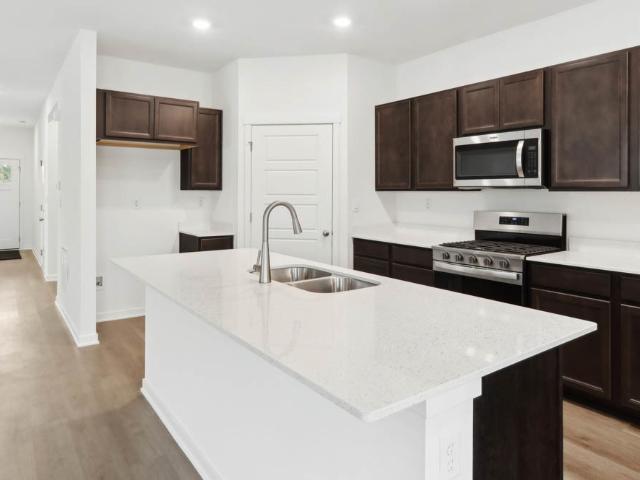 2286 redwood Trail