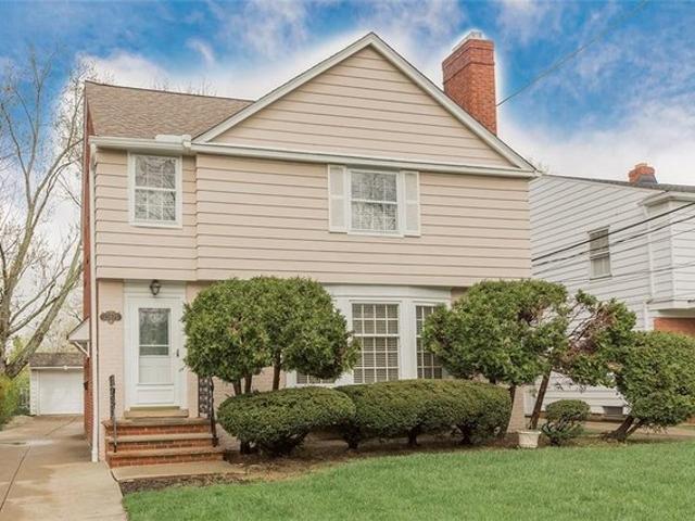 22875 Fairmount Blvd, Shaker Heights, OH 44118