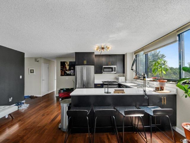 2287 Johnson Avenue 4F