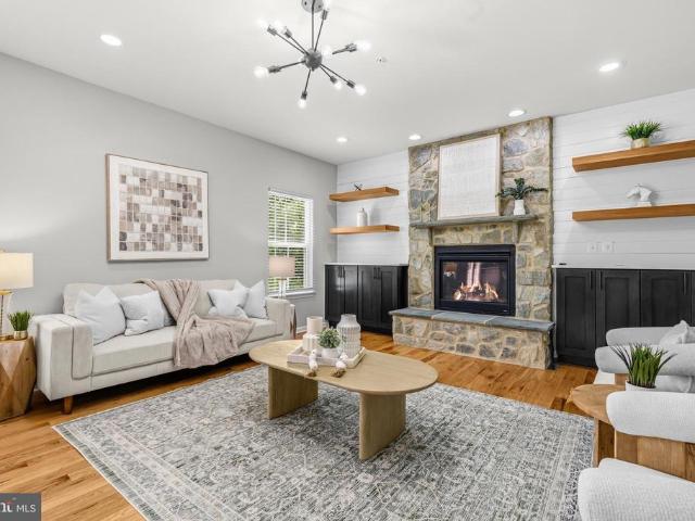 2287 River Birch Road