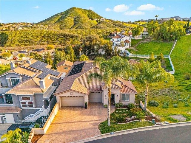22883 Giant Fir Pl, Canyon Lake, CA 92587