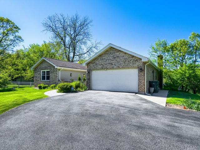 22888 W N Lakewood Ln W, Lake Zurich, IL 60047