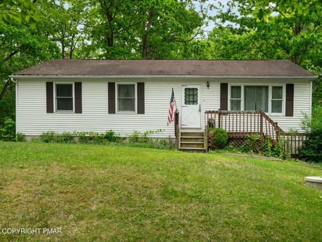 2289 Walnut Trl, Bushkill, PA 18324