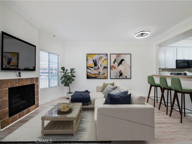 22809 Del Valle St, Unit 8, Woodland Hills, CA 91364 | Compass