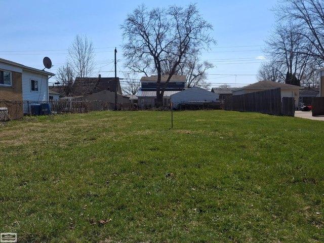 22810 Garfield St, Saint Clair Shores, MI 48082