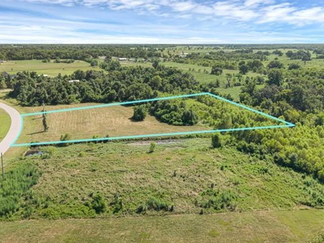 22810 Pittman Dr, Angleton, TX 77515