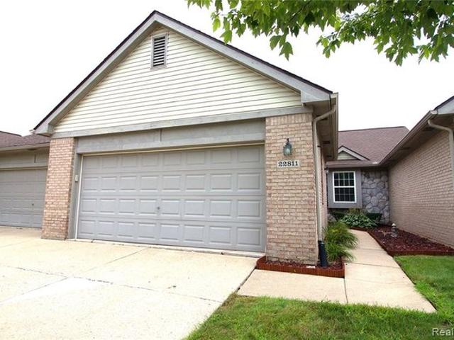 22811 Woodcreek Dr, Taylor, MI 48180