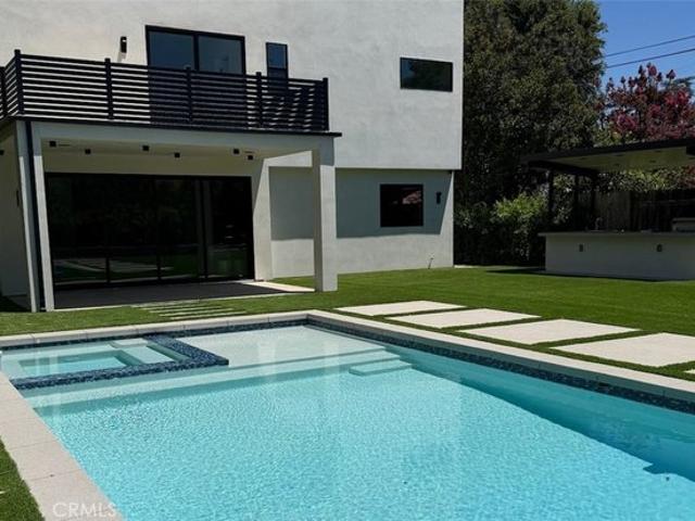 22816 Erwin St, Woodland Hills, CA 91367