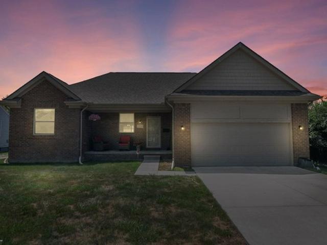 22818 Maxine St, Saint Clair Shores, MI 48080