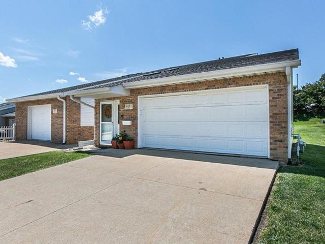 2281 Pasadena Dr Unit 57, Dubuque, IA 52001