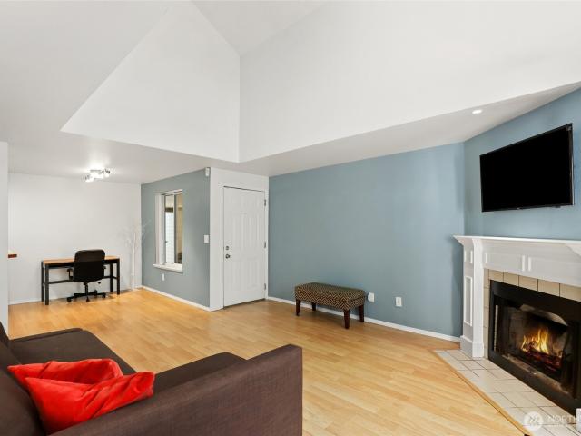 2281 th Avenue S # B302