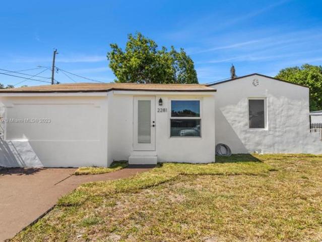 2281 81st Ter NW, Miami, FL 33147